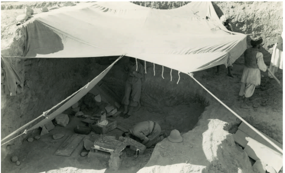 Afghanistan ombres et légendes - un siècle de recherches archéologiques ...